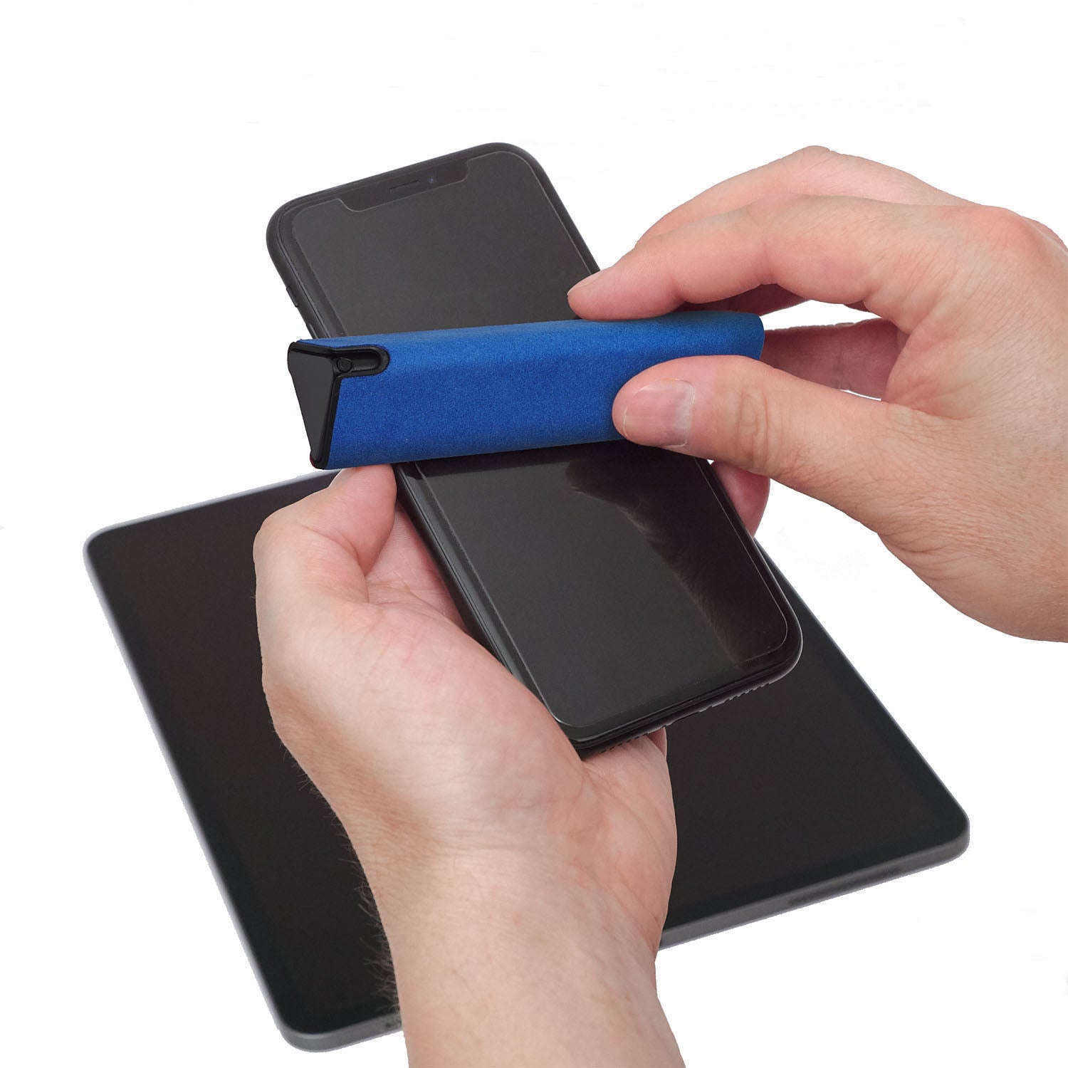 Keeping your device screens clean with this unique screen cleaner